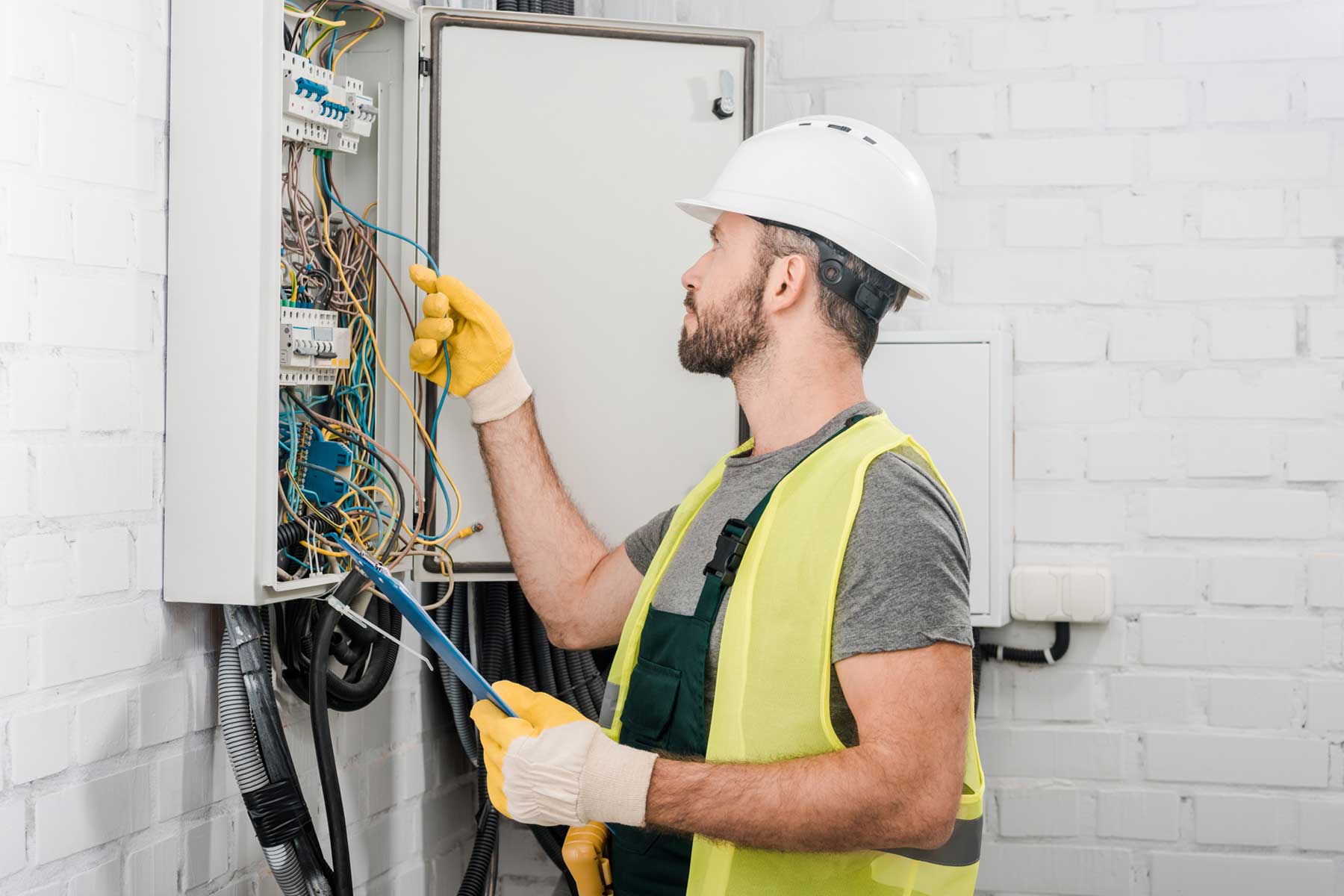 Home Rewiring in Orange County, CA | S.E. Electric